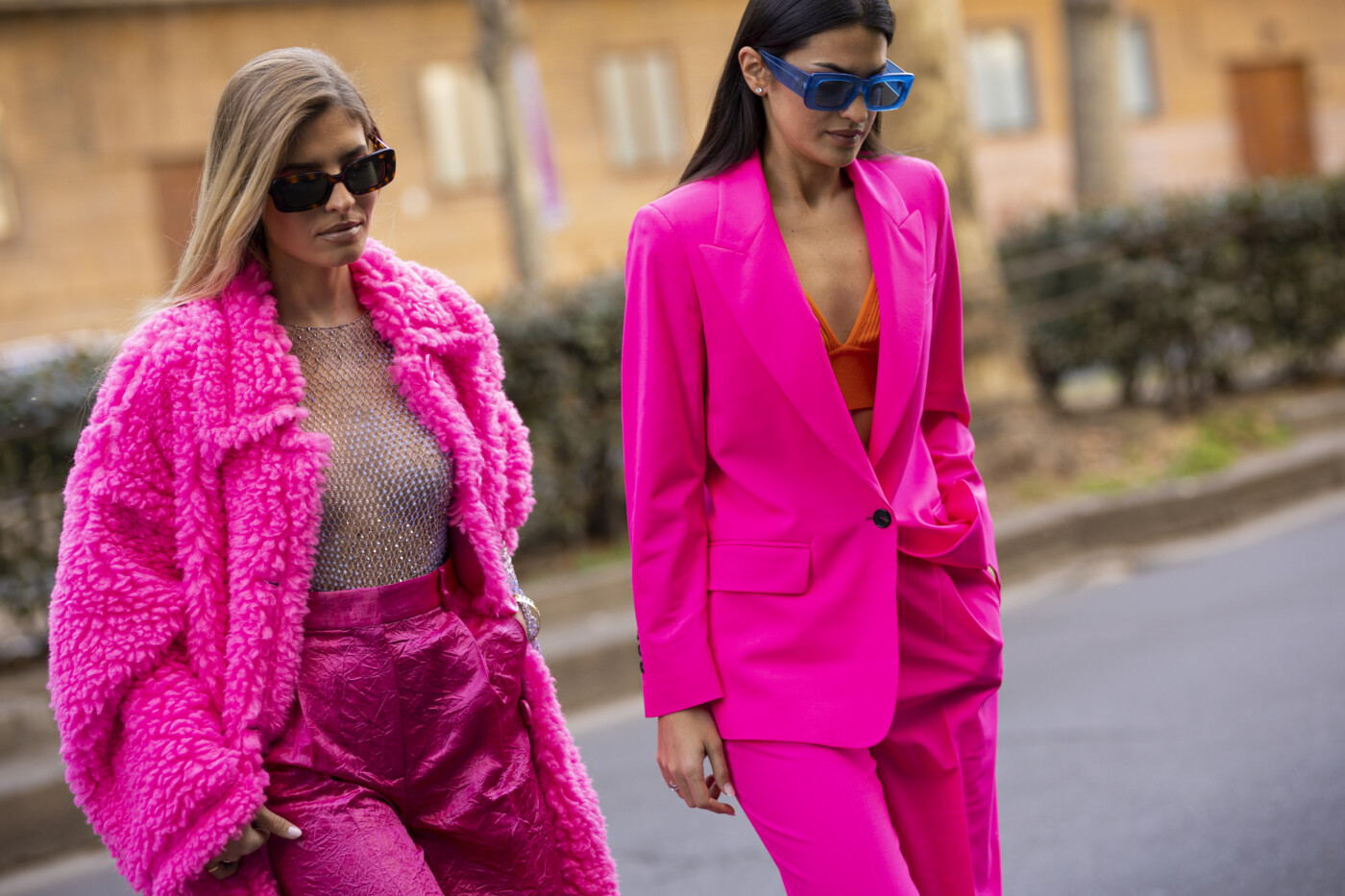 Kolor fuksja – jak nosić, do czego pasuje? | Blog eobuwie.pl