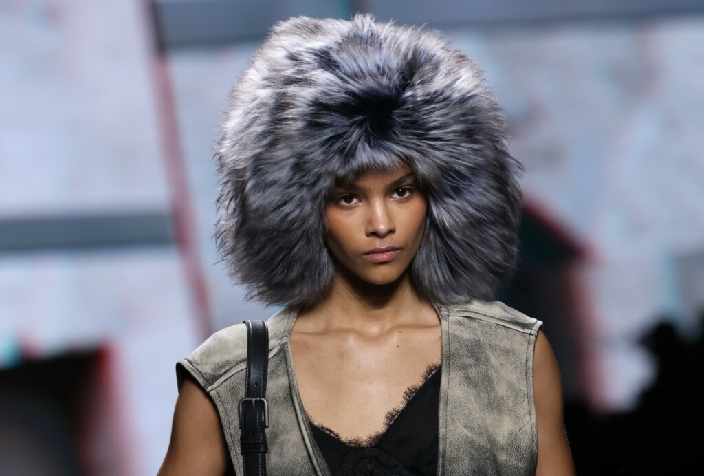 Moda lat 2000: ubrania i akcesoria w stylu Y2K | Blog eobuwie.com.pl